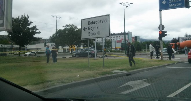 Nesreća na Stupu: Autom se zaletio u dva pješaka i biciklistu ... Nesreća na Stupu: Autom se zaletio u dva pješaka i biciklistu ...